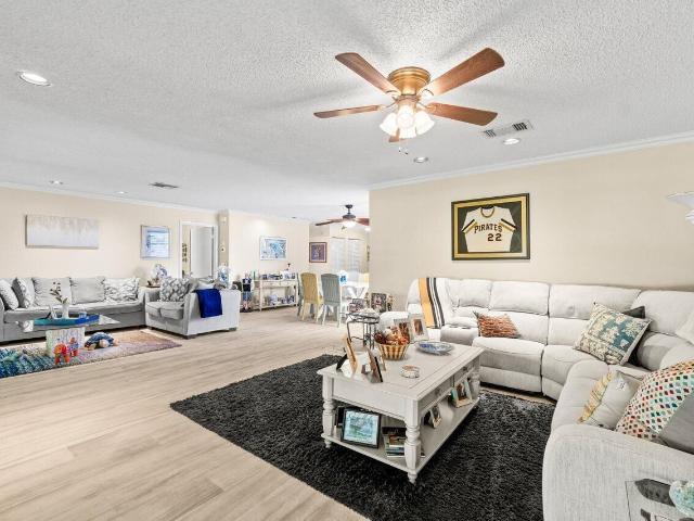 4 Stratford Dr E B, Boynton Beach, FL