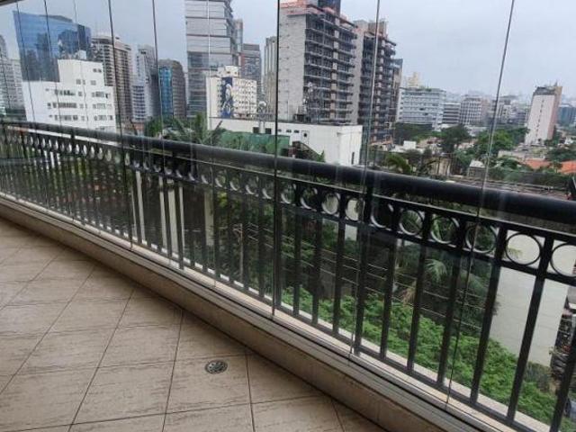 4 Suítes 4 Vagas 212 M² + Depósito Próximo ao Parque Ibirapuera