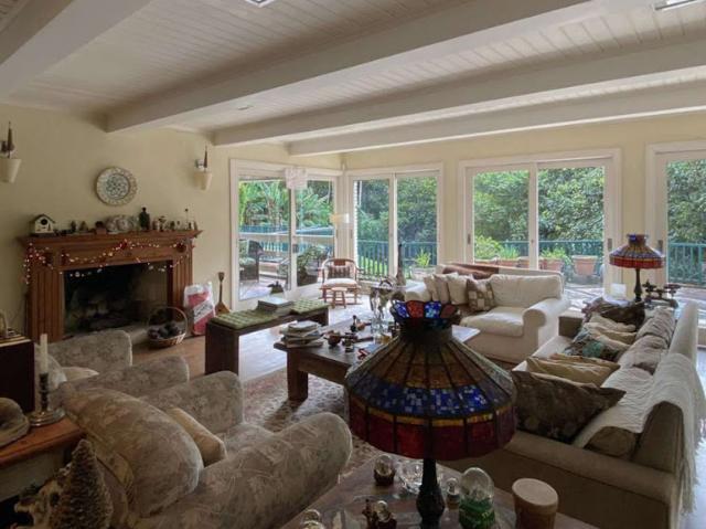 4 Suites / 11 vagas, Area Total: 3.135 mil m², Edícula, HOME OFFICE!.