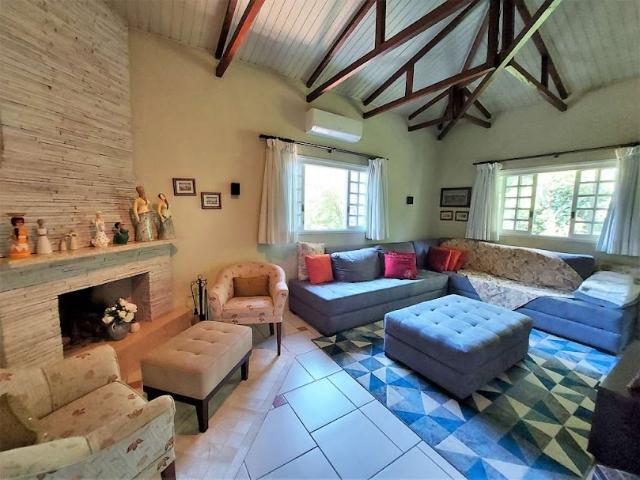 4 suítes, escritório, gourmet, piscina, 90% Térrea!.