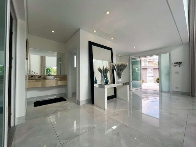 4 Suites, LINDA, MODERNA E IMPECÁVEL! Gourmet e piscina! NOVA!.