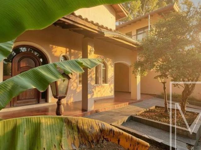4 Suítes |Região Central | 330m2 | Ubatuba SP