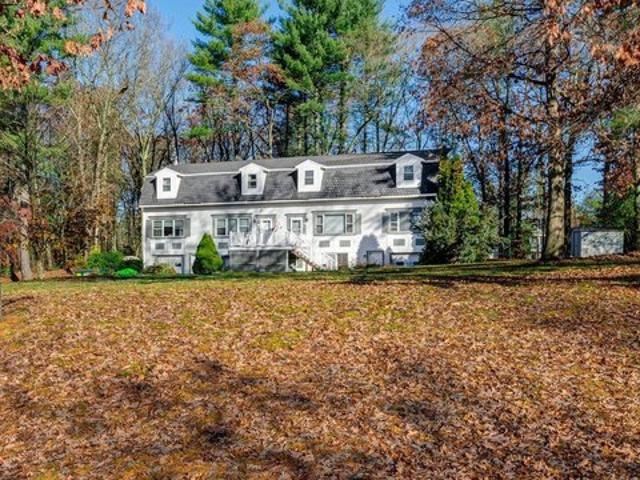 4 Sunset Dr Unit A, Londonderry, NH 03053