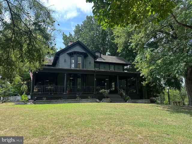 4 S 1St Street S