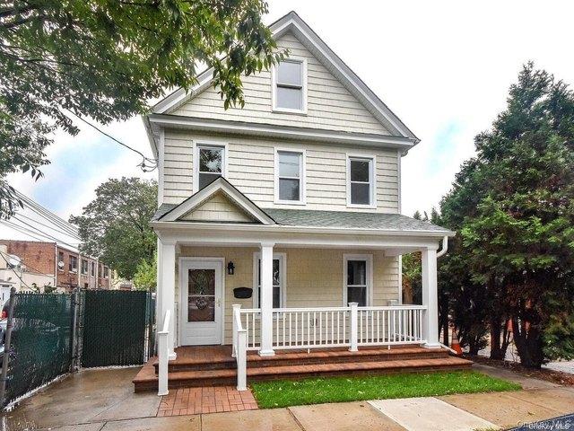 4 S 8th St, New Hyde Park, NY 11040