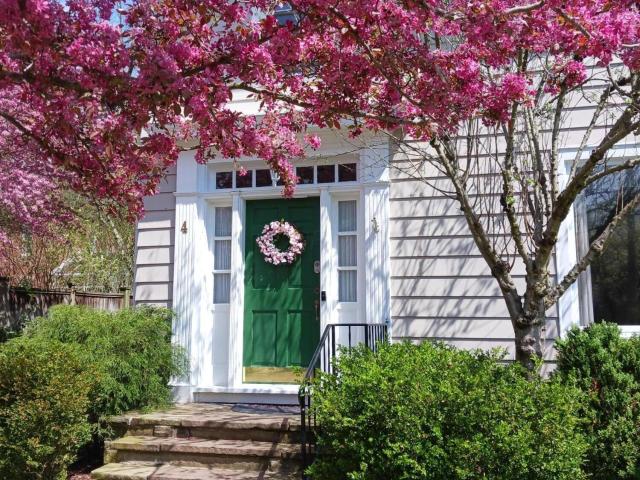 4 S Clinton Street