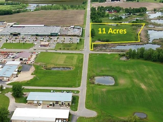 4 S Broadway, Alexandria, MN 56308