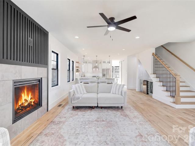 4 S Martha Kate Dr, Hendersonville, NC 28792 | MLS #4351 | Compass