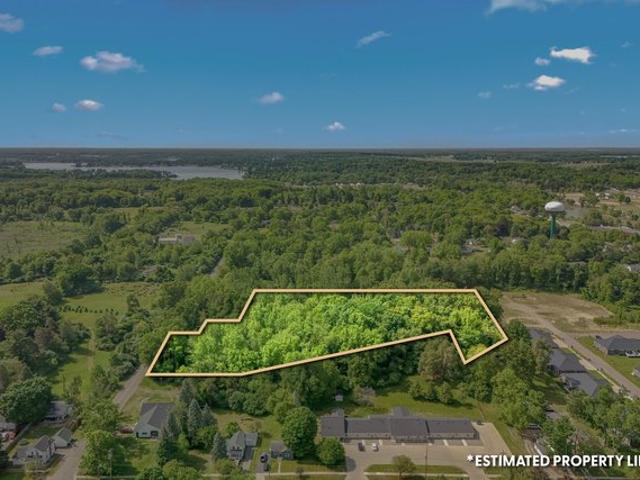 4 S Wolcott St, Hillsdale, MI 49242