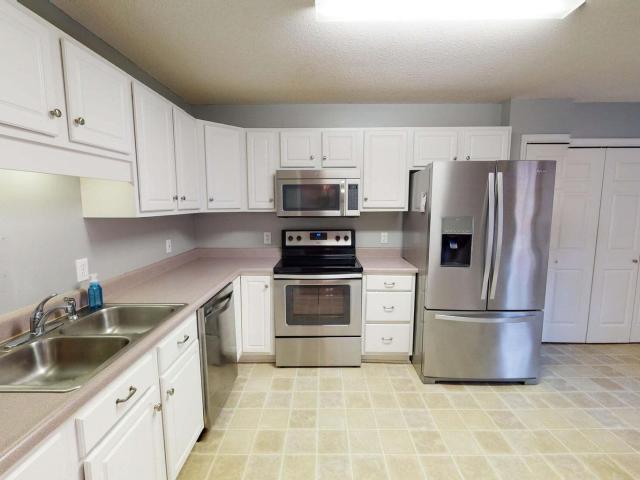 4 Sandhills Place
