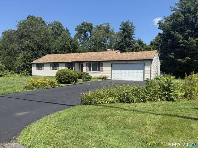 4 Sandpiper Dr, Bloomfield, CT 06002