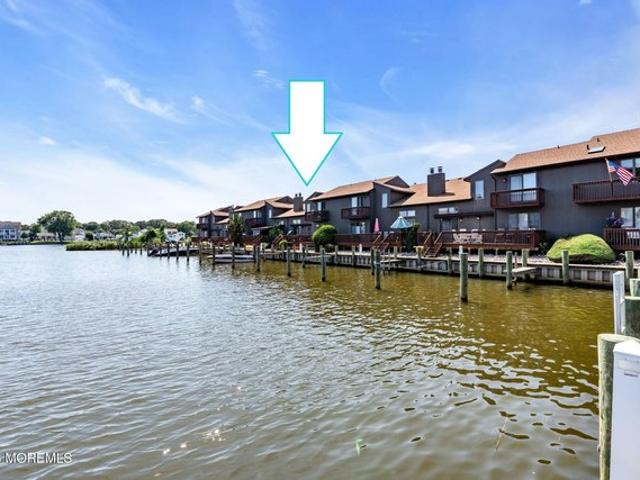 4 Sea Point Dr, Point Pleasant, NJ 08742