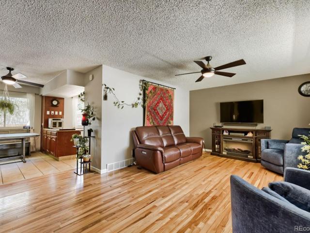 4 Seattle Lane
