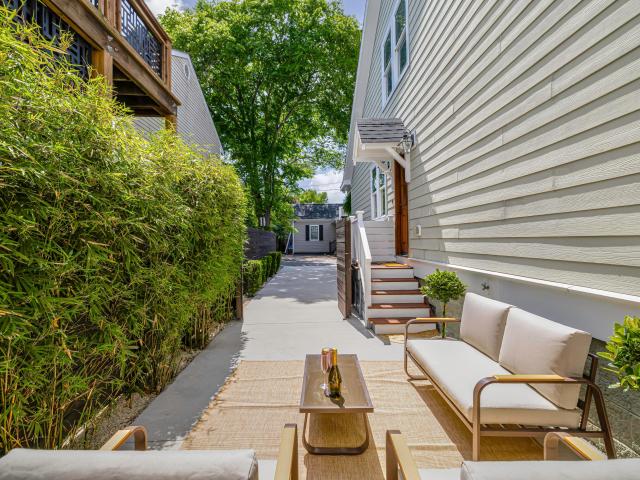 4 Senate Street