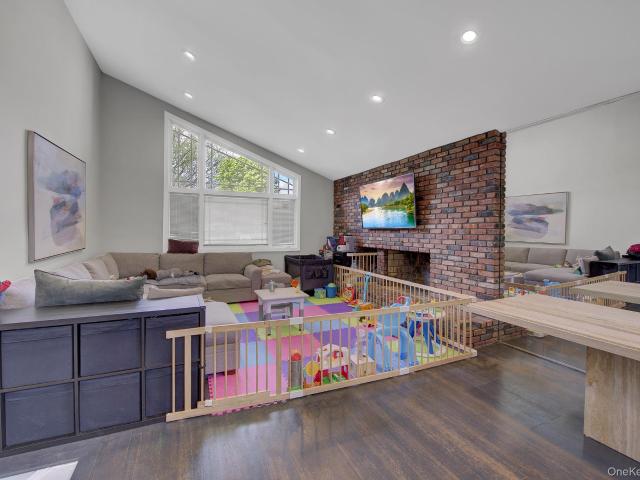4 Seneca Drive