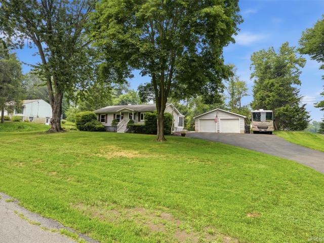 4 Seneca Lane