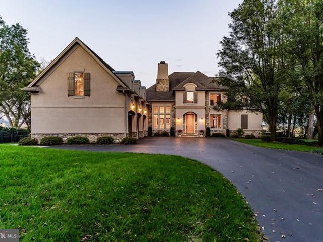4 Sentry Point Rd, Lemoyne, PA 17043