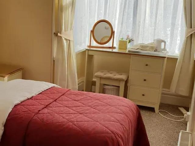 4 Shaftesbury Road | Studio house for rent #98188938 | Rentberry