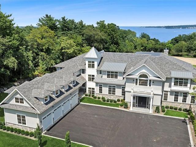 4 Shepherds Ln, Sands Point, NY 11050
