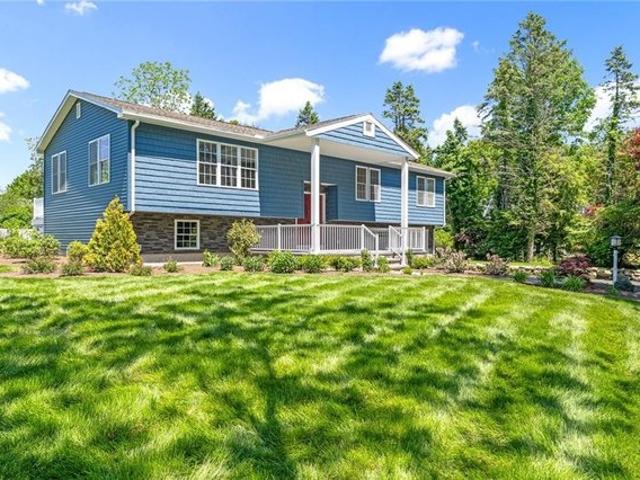 4 Shore Rd, Westerly, RI 02891