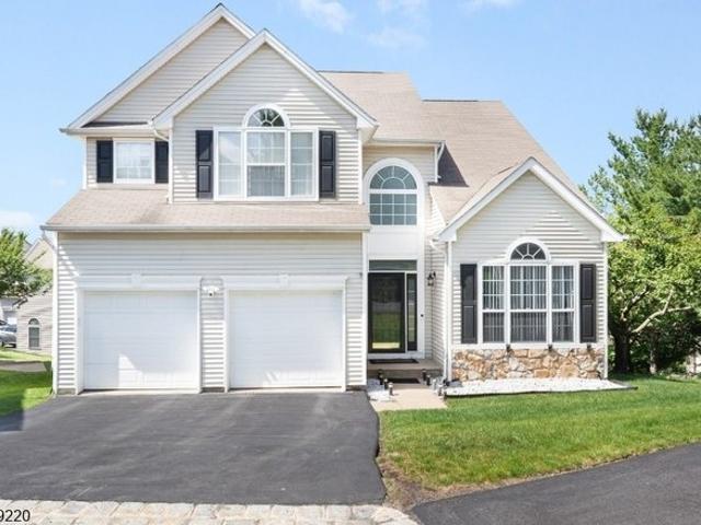 4 Skylands Blvd, Mount Olive Township, NJ 07840