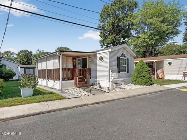 4 South Dr, East Windsor, NJ 08520