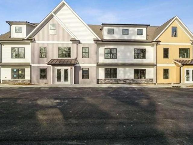 4 South Hills Way, Poughkeepsie, NY 12590