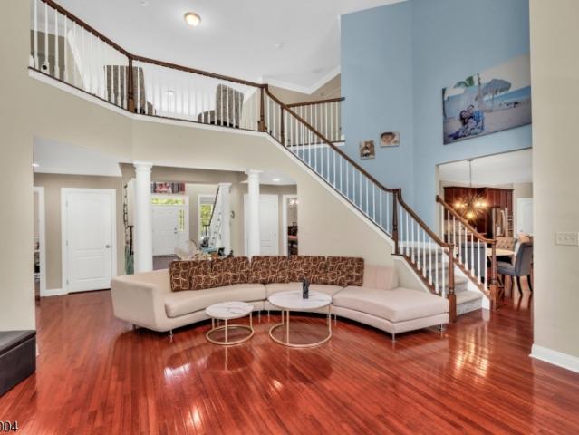 4 Sovereign Dr