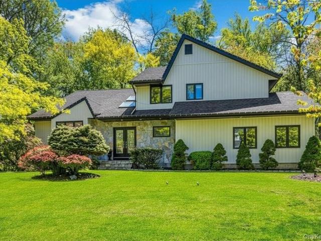 4 Spencer Ct, Orangeburg, NY 10962