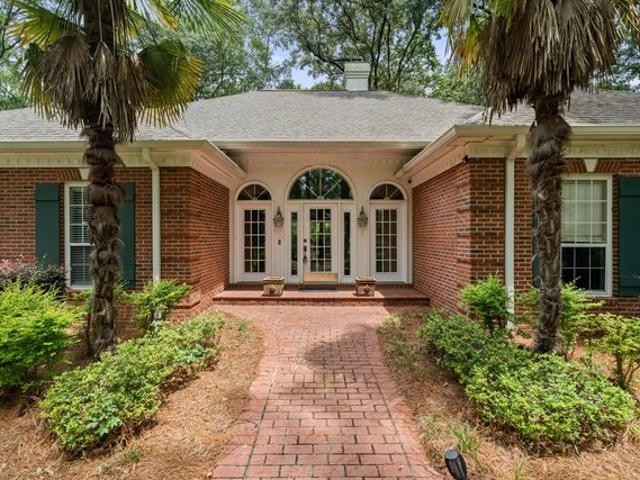 4 Spears Dr, Hattiesburg, MS 39402