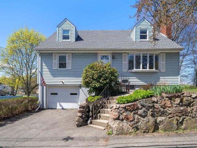 4 Spring Ct, Woburn, MA 01801