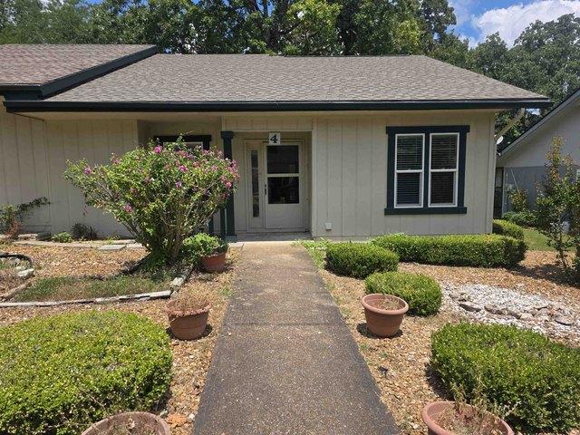 4 Spring River Ln, Cherokee Village, AR 72529