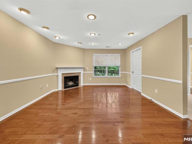 4 Springholm Drive