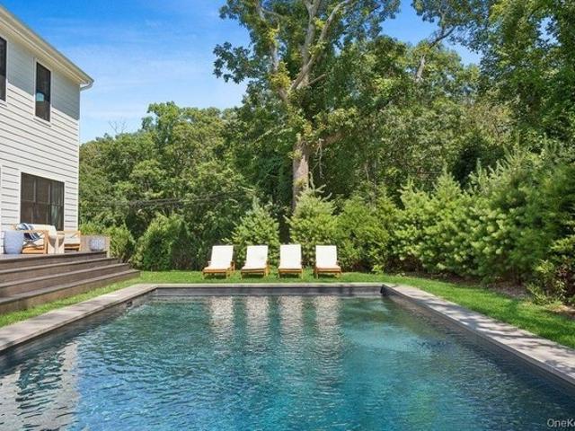 4 Squaw Rd, East Hampton, NY 11937