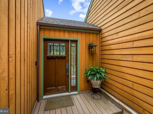 4 Turner Wood Court