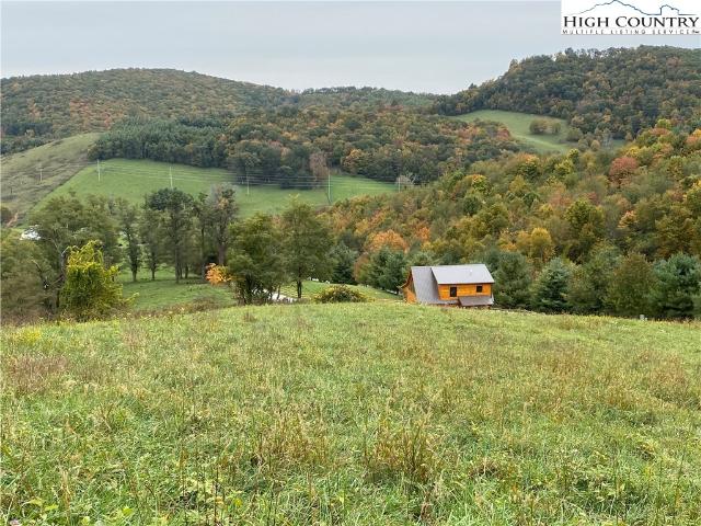 4 Twin Oaks Mountain Boulevard