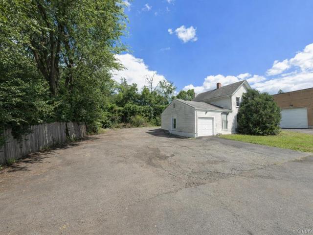 4 Tallman Pl, Suffern, NY 10901 | MLS #991588 | Compass