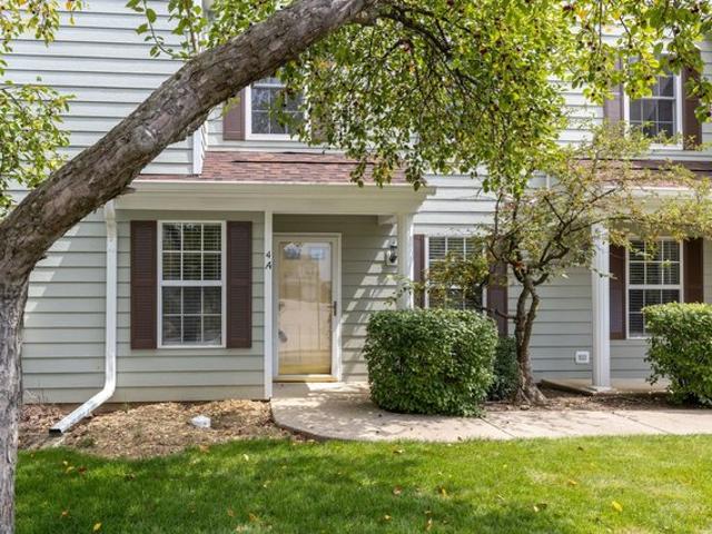 4 Taylor Ct Unit A, Streamwood, IL 60107