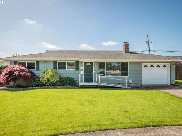 4 Terry Ct, Longview, WA 98632