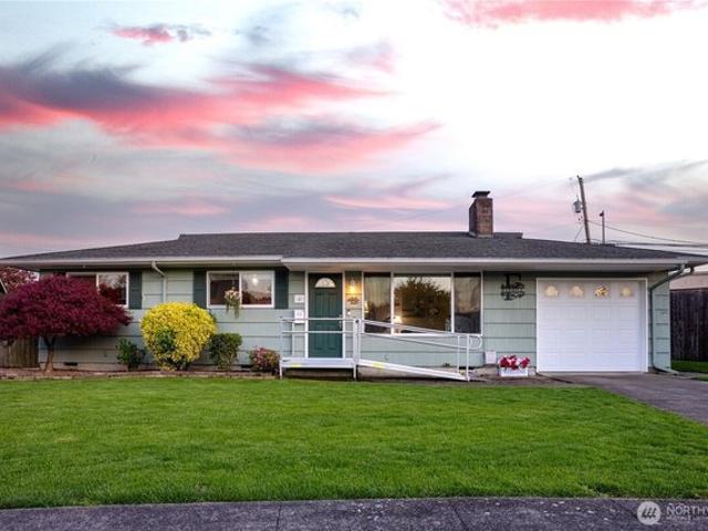 4 Terry Ct, Longview, WA 98632