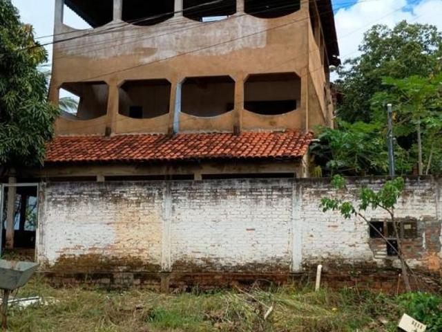 4 terrenos baratos um do lado do outro com edificações