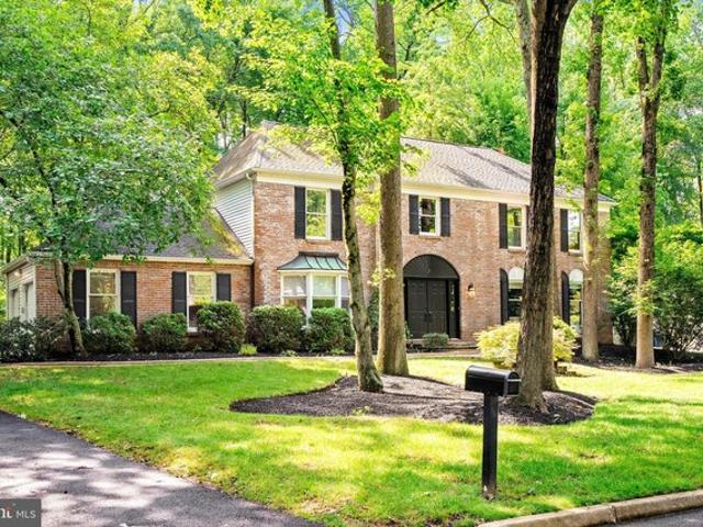 4 Theresa Dr, Lawrenceville, NJ 08648