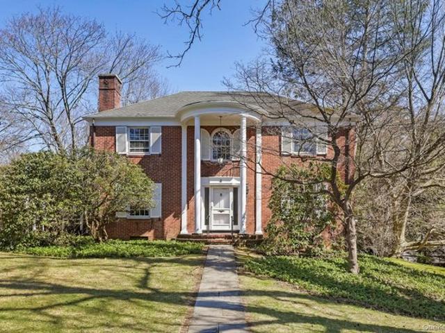 4 Tompkins Rd, Scarsdale, NY 10583
