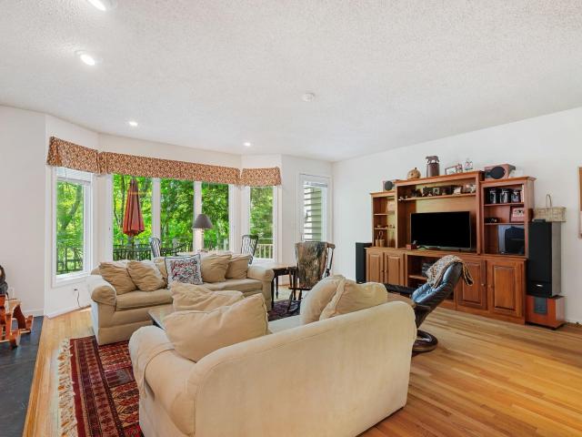 4 trillium ln