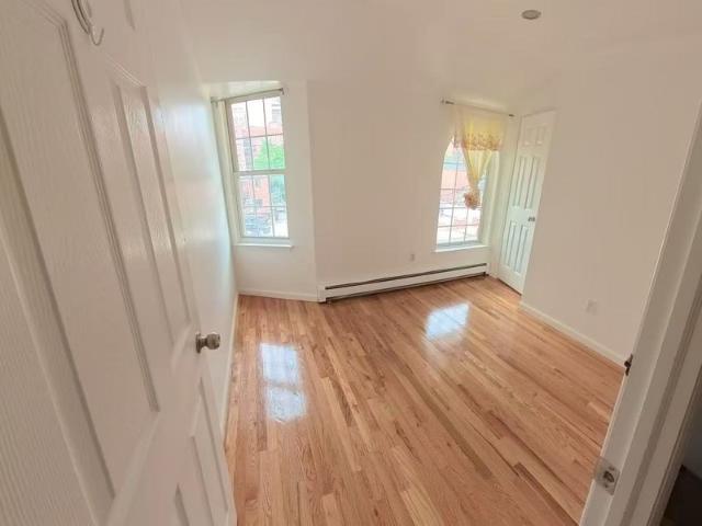 4 units for rent in flushing queens. NY