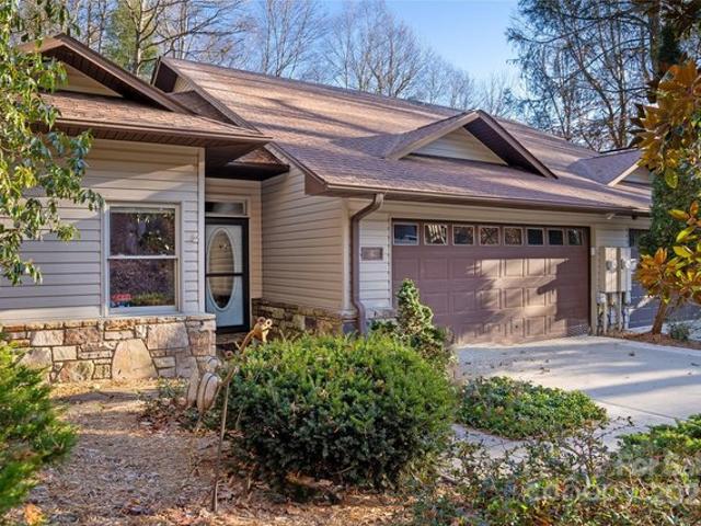 4 Unoga Ct, Brevard, NC 28712