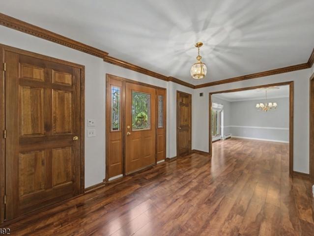 4 Unneberg Ave