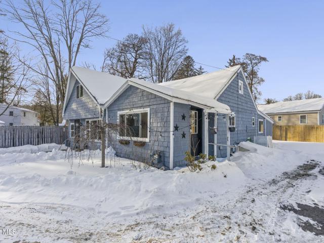 4 Valleyview Ave, Rotterdam, NY 12306 | MLS #202611 | Compass