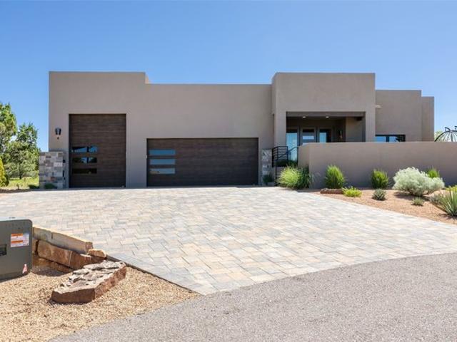 4 Valverde Ln, Santa Fe, NM 87506