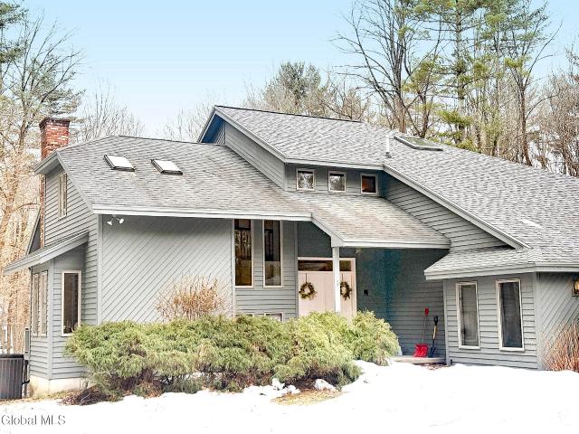 4 Van Court